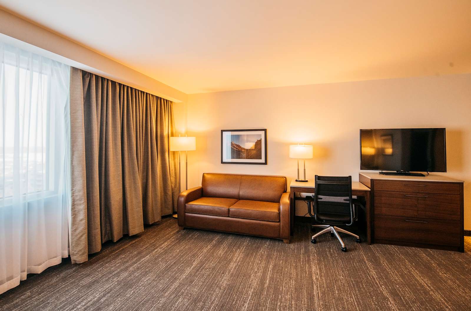 Hotel Rooms and Suites in Yellowknife | Explorer Hotel